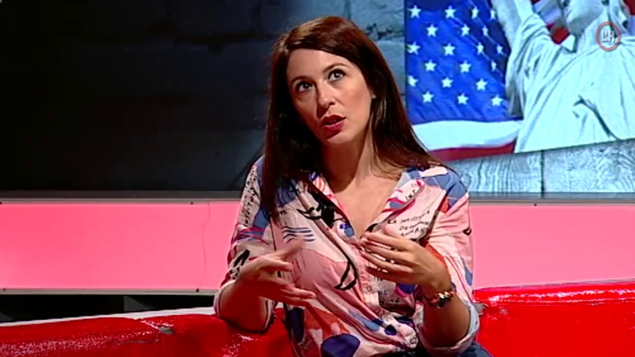 Entrevista: la periodista Helena Villar presenta “Esclavos Unidos” - L ...